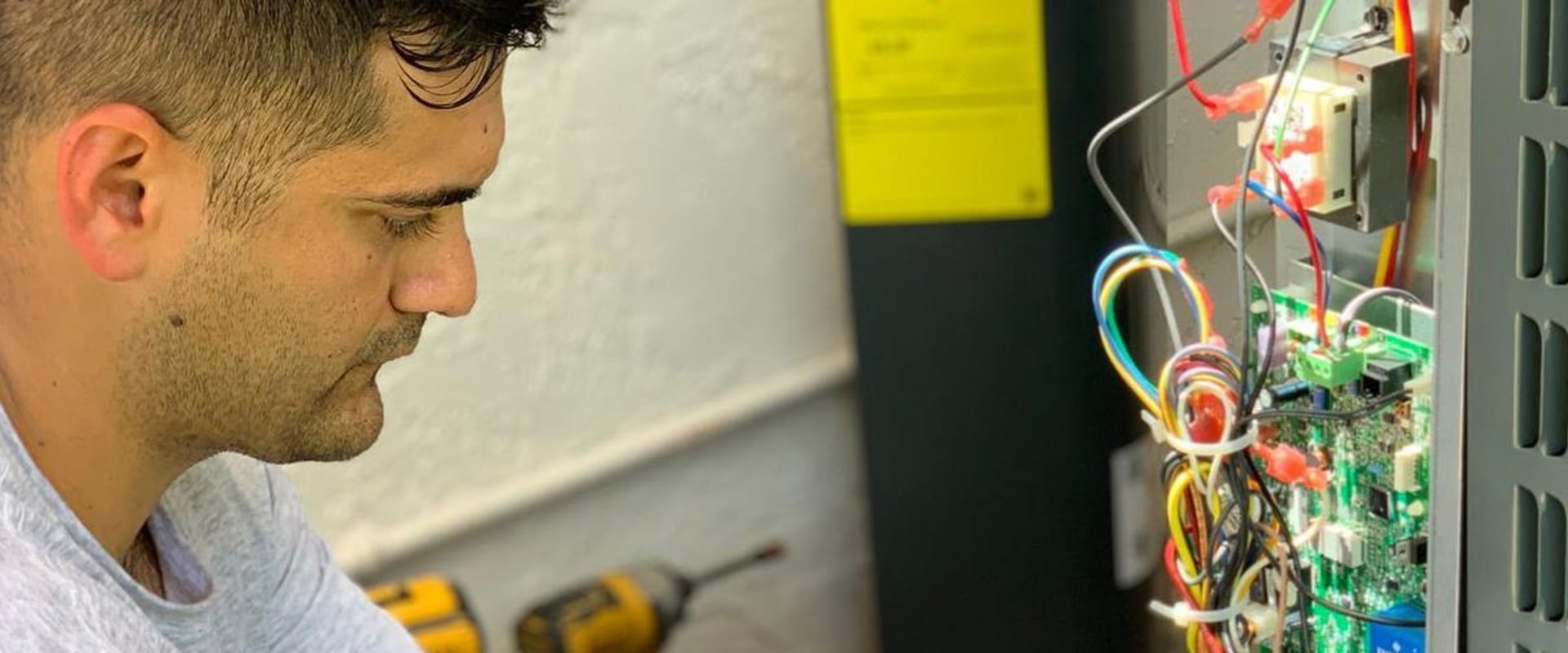 Finding the Top HVAC System Repair Service Near Miami Beach FL